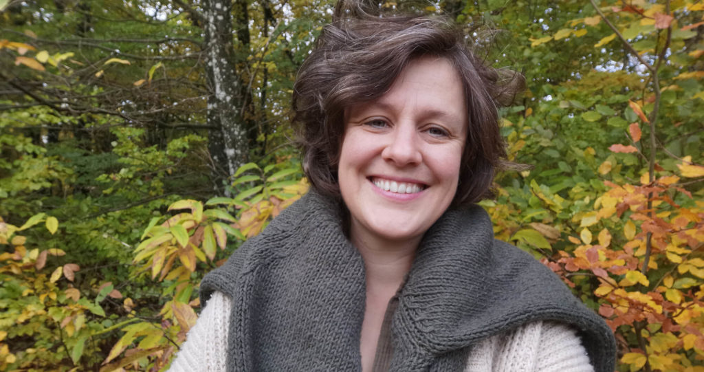 A PROPOS - Lily Wanat